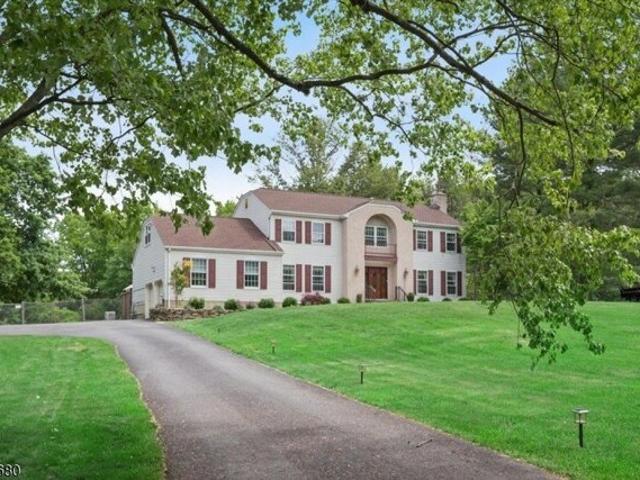 Glen Ridge Dr, Washington Township, Home For Sale