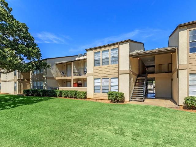 Glen Rose Park 2 Bedroom Apartment for Rent at 745 E Pecan St, Hurst, TX 76053