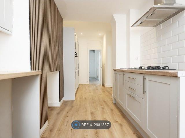 Glen View Villas, Treharris CF46, 3 bed terraced house to rent, £925 pcm | PrimeLocation