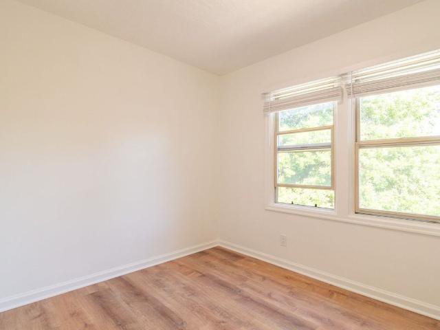 Glencourt Apartments 2 Bedroom Apartment for Rent at 4831 E Burnside St, Portland, OR 97215 North Tabor