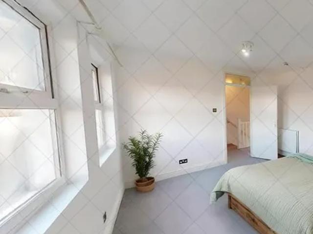 Glencairn Road, London, SW16 5DF, United Kingdom | Room for rent #140800123 | Rentberry
