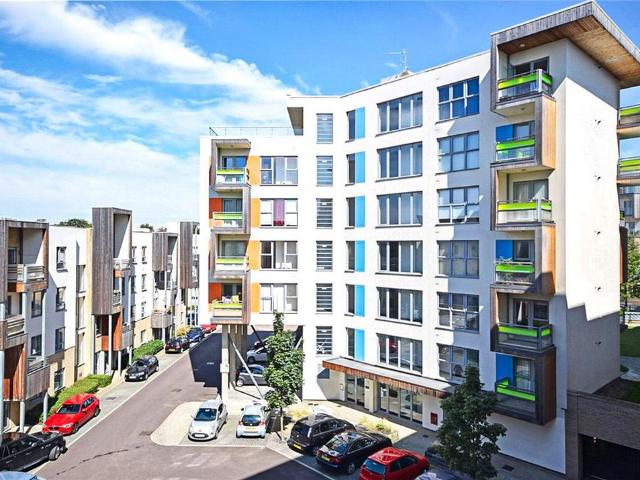 Glenalmond Avenue, Cambridge. 2 bed apartment to rent £2,100 pcm £485 pw