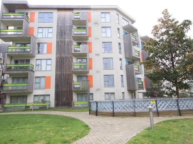 Glenalmond Avenue, Cambridge CB2 2 bed apartment to rent £1,800 pcm £415 pw