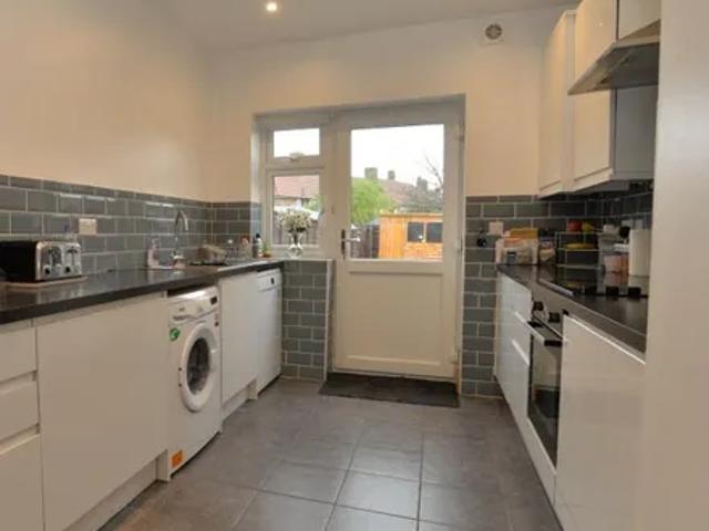 Glenbow Road, London, BR1 4RL, United Kingdom | 2 bed townhouse for rent #140800646 | Rentberry