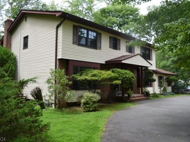 Glenbrook Ct, Hanover Twp, Home For Sale