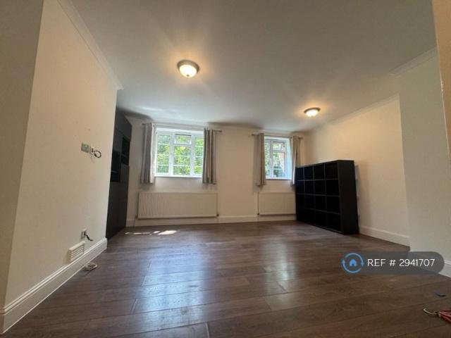 Glenbuck Road, Surbiton, KT6 2 bed flat to rent £1,950 pcm £450 pw