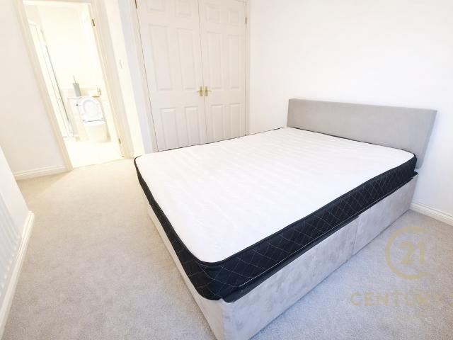 Glenbuck Road, Surbiton KT6, 3 bed flat to rent, £2,150 pcm | PrimeLocation