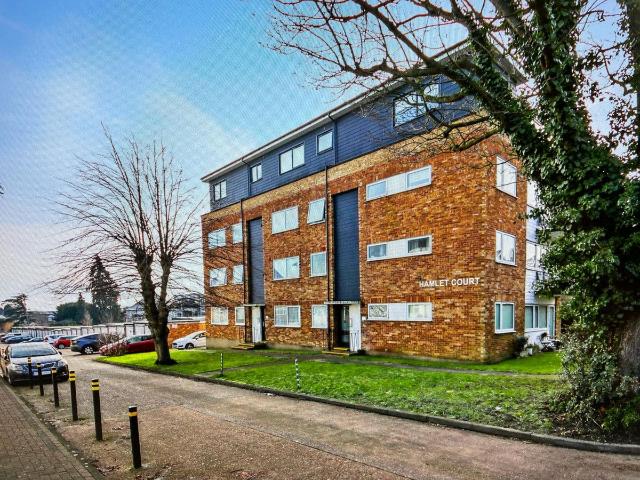 Glengall Road, Woodford Green IG8, 1 bed flat to rent, £1,600 pcm | PrimeLocation
