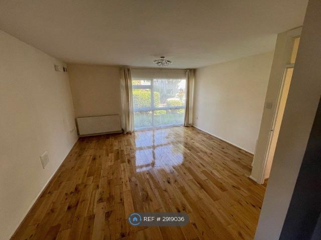 Glengall Road, Woodford Green IG8, 2 bed flat to rent, £1,700 pcm | PrimeLocation