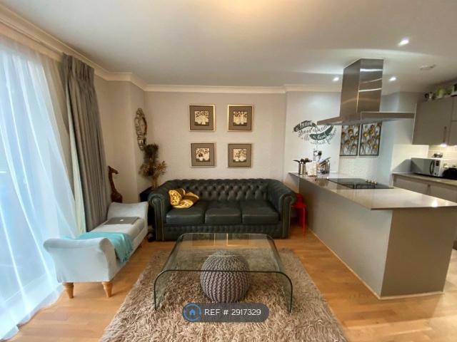 Glengarnock Avenue, London E14, Room to rent, £1,300 pcm | PrimeLocation