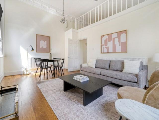 Glendower Pl