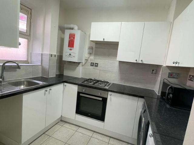 Glendown House, E8 2 bed flat to rent £2,250 pcm £519 pw