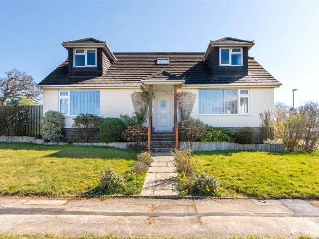 Glendale Close, Wimborne, Dorset, BH21 4 bed detached house to rent £2,600 pcm £600 pw