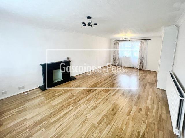 Glendale Close, Woking, GU21 4 bed detached house to rent £2,400 pcm £554 pw