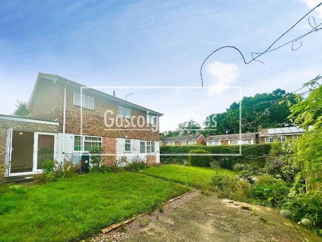 Glendale Close, Woking GU21, 4 bed detached house to rent, £2,500 pcm | PrimeLocation