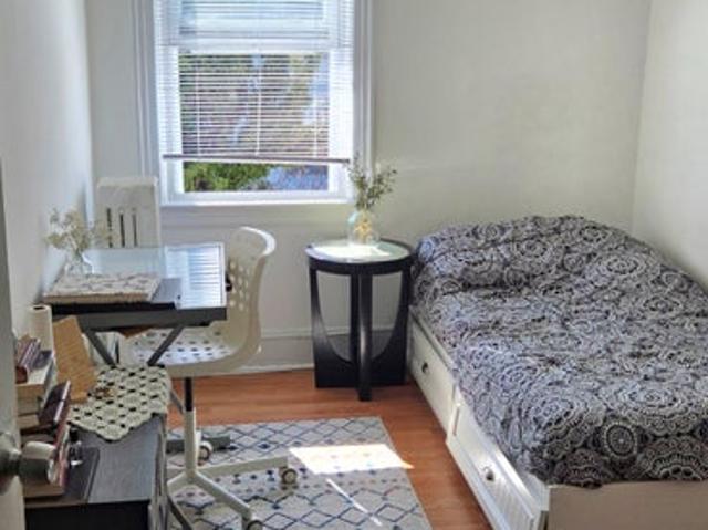 Glendale, Queens room available