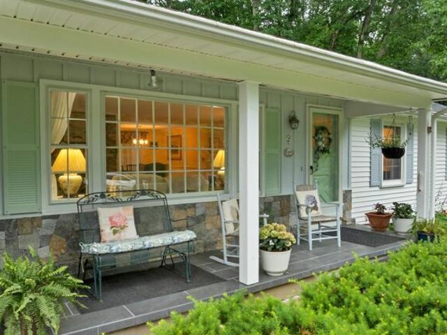 Glendale Rd, North Hampton, Home For Sale