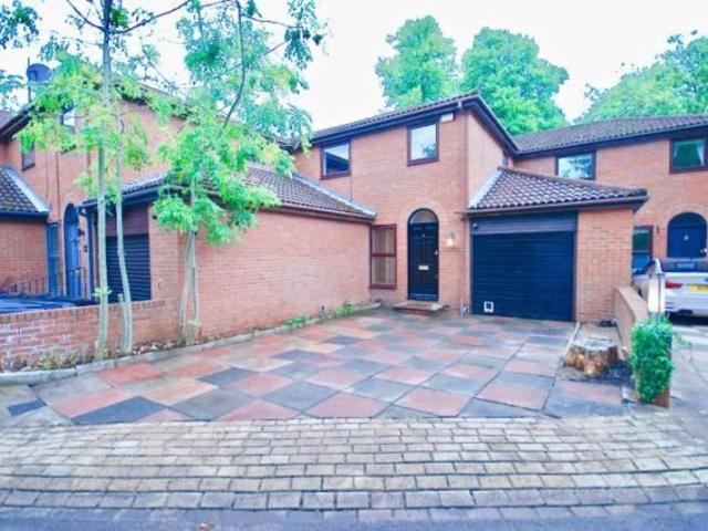 Glendyn Close, Newcastle Upon Tyne NE7, 4 bed flat to rent, £1,500 pcm | PrimeLocation
