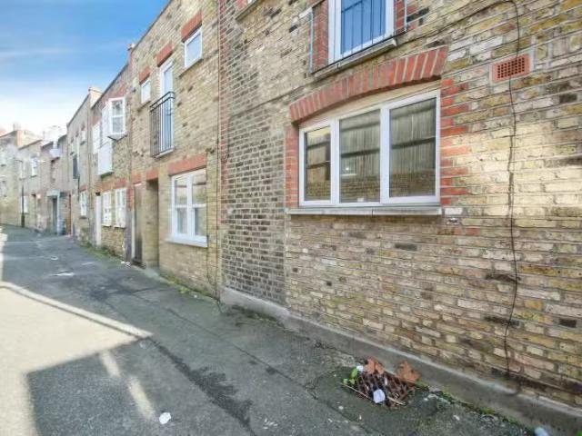 Gleneagle Mews, London, SW16 6AE