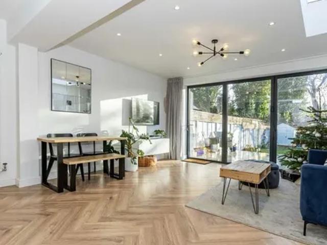 Gleneagle Road, London, SW16 6AY, United Kingdom | 3 bed apartment for rent #138314309 | Rentberry