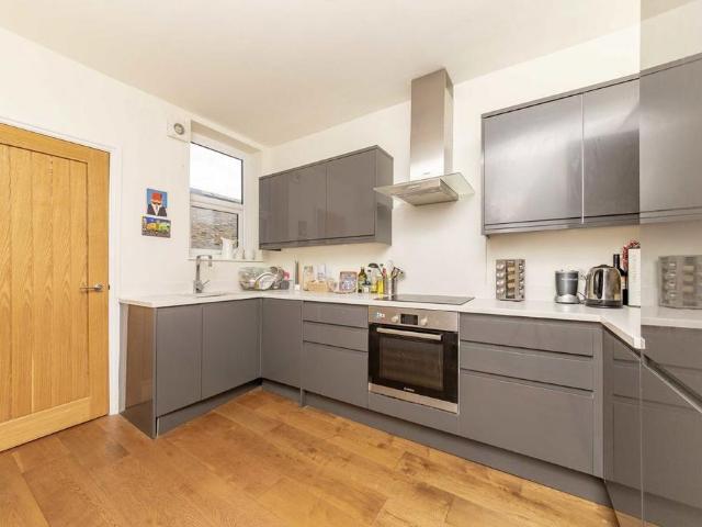 Gleneagle Road, London SW16 1 bed flat to rent £1,650 pcm £381 pw