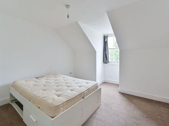 Gleneagle Road, Streatham Common, London SW16, 3 bed flat to rent, £2,800 pcm | PrimeLocation