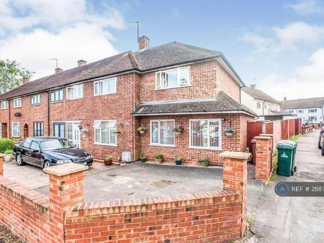 Gleneagles Close, Watford, WD19 6 bed end of terrace house to rent £3,000 pcm £692 pw