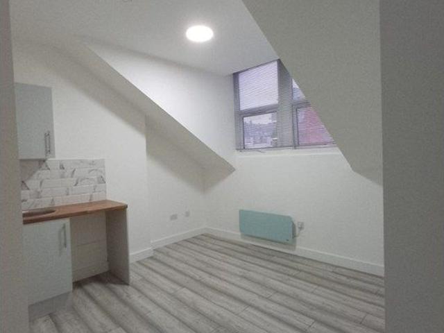 Gleneldon Road, London SW16, Room to rent, £1,100 pcm | PrimeLocation