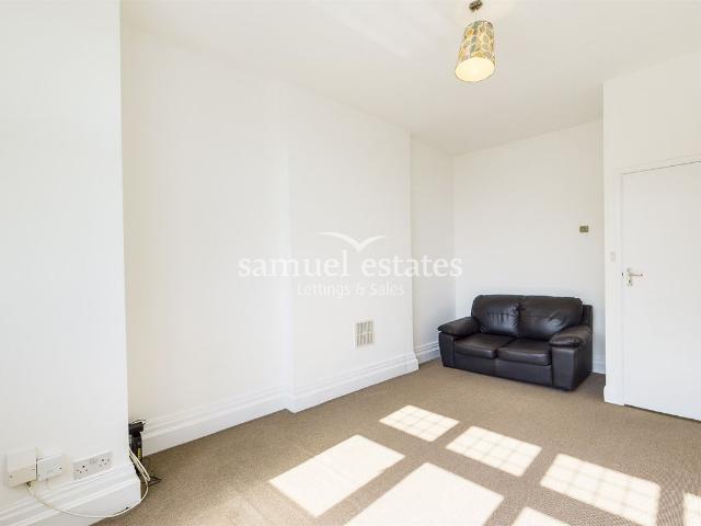 Gleneldon Road, Streatham SW16, 1 bed flat to rent, £1,450 pcm | PrimeLocation