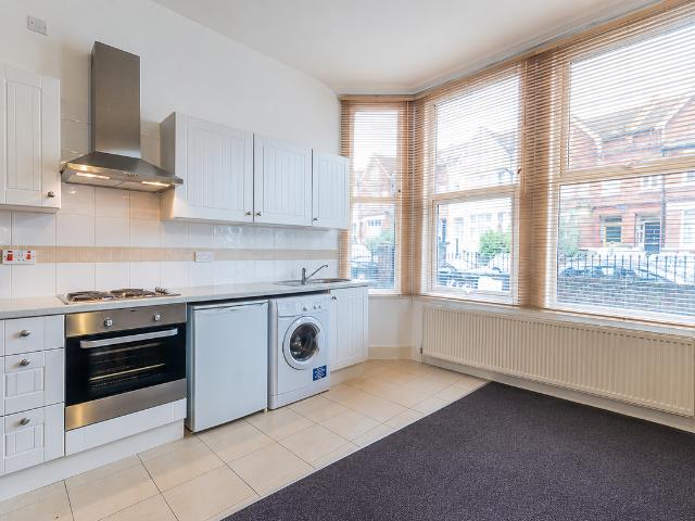 Gleneldon Road, Streatham SW16, Studio to rent, £1,195 pcm | PrimeLocation