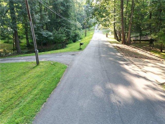 Glenell Dr, Woodstock, GA 30189