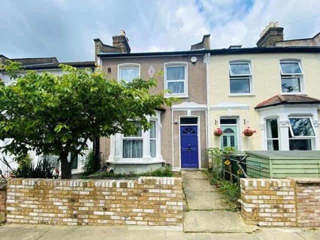 Glenfarg Road, Catford, 3 Bedroom House