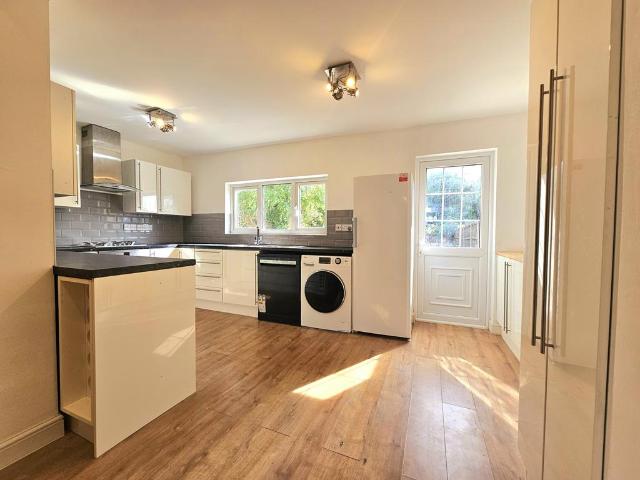 Glenfarg Road, London, SE6 3 bed house to rent £2,250 pcm £519 pw