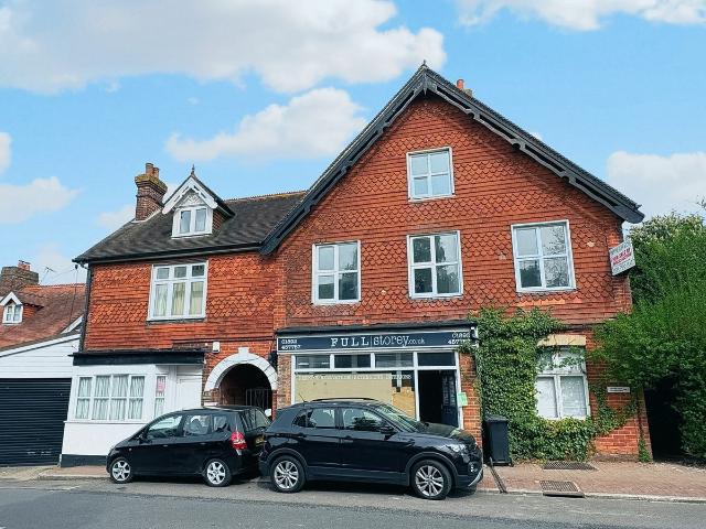 Glenholme, Crowborough TN6, Studio to rent, £1,000 pcm | PrimeLocation