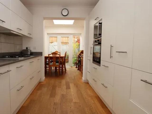 Glenhaven Avenue, Borehamwood, WD6 1BB, United Kingdom | 3 bed townhouse for rent #134706611 | Rentberry