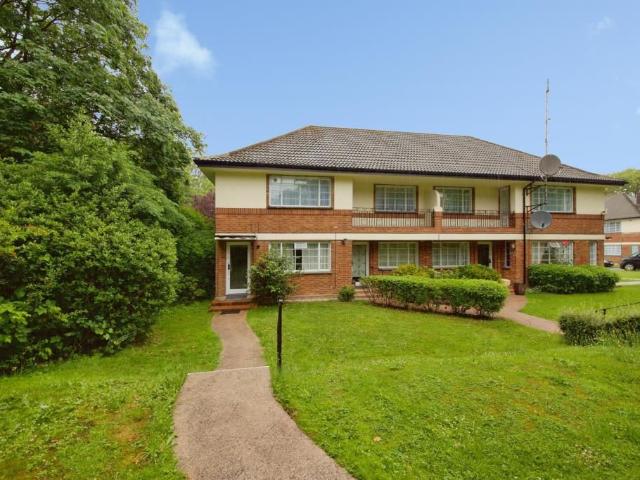 Glenhill Close, Finchley N3, 2 bed maisonette to rent, £1,950 pcm | PrimeLocation