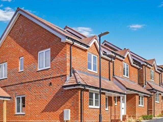 Glenister Way, St. Leonards on sea, 3 Bedroom Semi detached