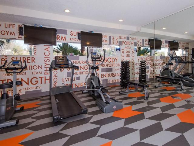 Glenoaks Gardens 1 Bedroom Apartment for Rent at 8601 Glenoaks Blvd, Los Angeles, CA 91352 Sun Valley