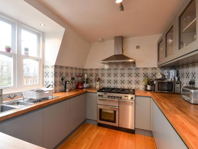 Glenloch Road, Belsize Park, London, NW3 2 bed flat to rent £6,067 pcm £1,400 pw