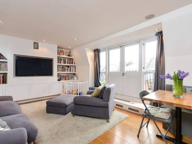 Glenloch Road, Belsize Park, London NW3, 2 bed flat to rent, £6,067 pcm | PrimeLocation