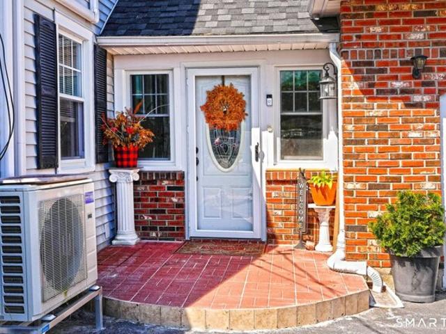 Glenmoor Dr, East Haven, Home For Sale
