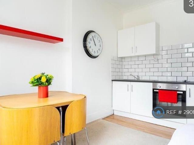 Glenmore Road, London, NW3 Studio to rent £1,700 pcm £392 pw