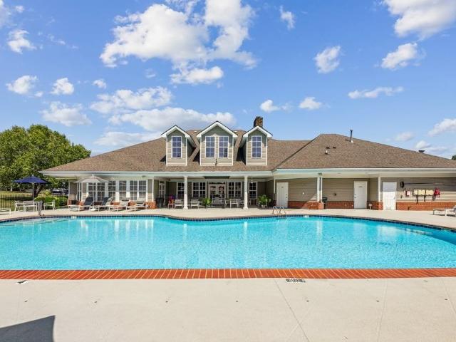 Glenmary Village Apartments 3 Bedroom Apartment for Rent at 9606 Clubview Dr, Louisville, KY 40291
