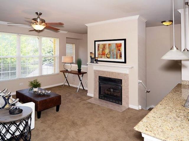 Glenmuir of Naperville Apartments 1 Bedroom Apartment for Rent at 2604 Rockport Ln, Naperville, IL 60564