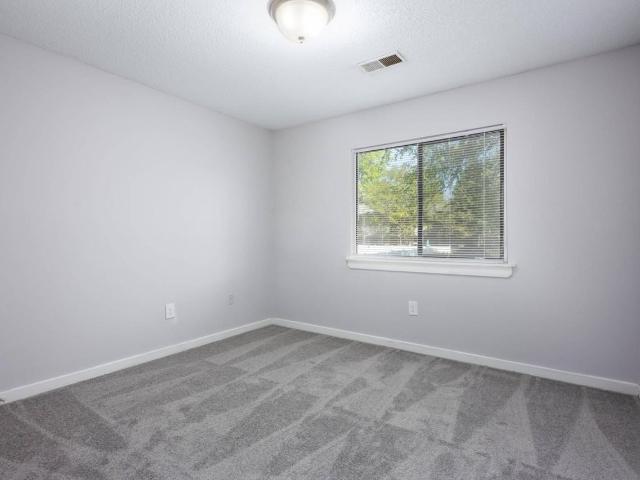Glennwood Apartments Studio Apartment for Rent at 1528 S Mebane St, Burlington, NC 27215