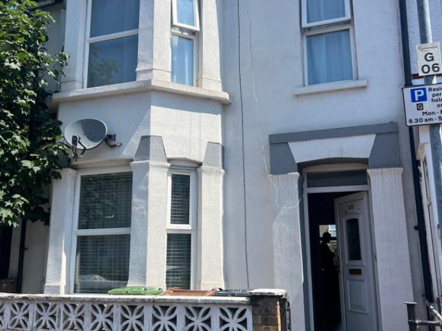 Glenny Road, Barking IG11, 3 bed terraced house to rent, £2,250 pcm | PrimeLocation