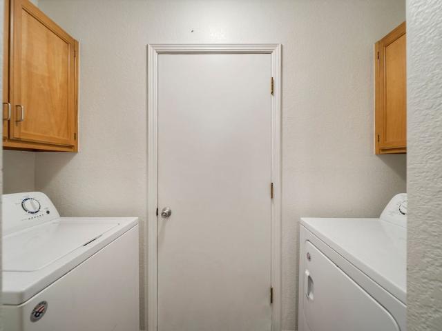 Glenpool Duplexes 3 Bedroom Apartment for Rent at 163 E 143rd St, Glenpool, OK 74033