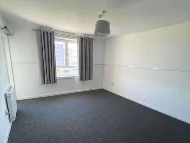 Glenraith Square, Glasgow, G33