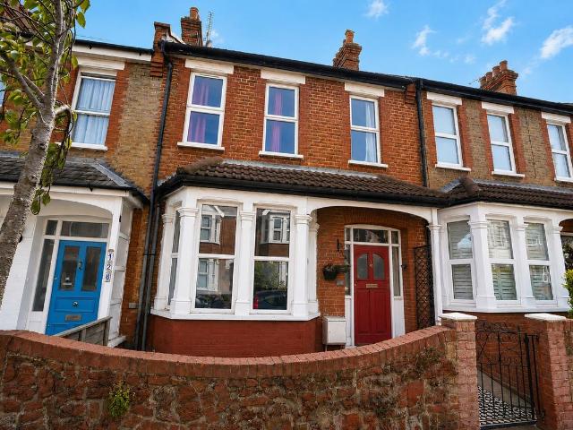 Glenwood Avenue, Westcliff On Sea SS0, 3 bed terraced house to rent, £1,650 pcm | PrimeLocation