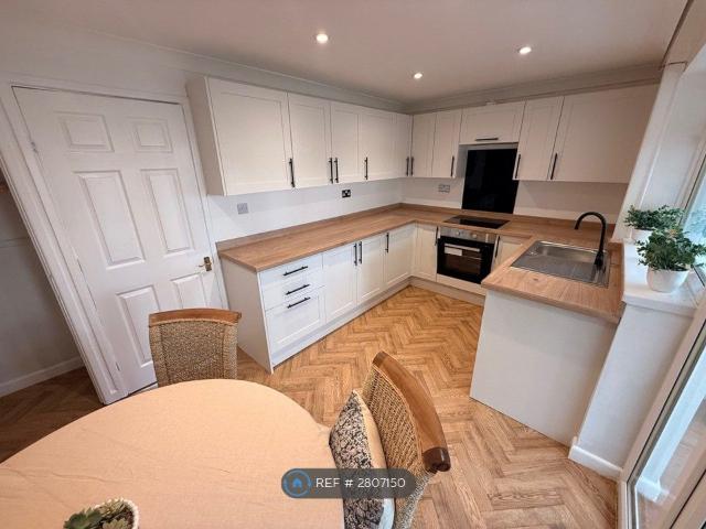 Glenwood Crescent, Sheffield S35, 3 bed semi detached house to rent, £1,050 pcm | PrimeLocation